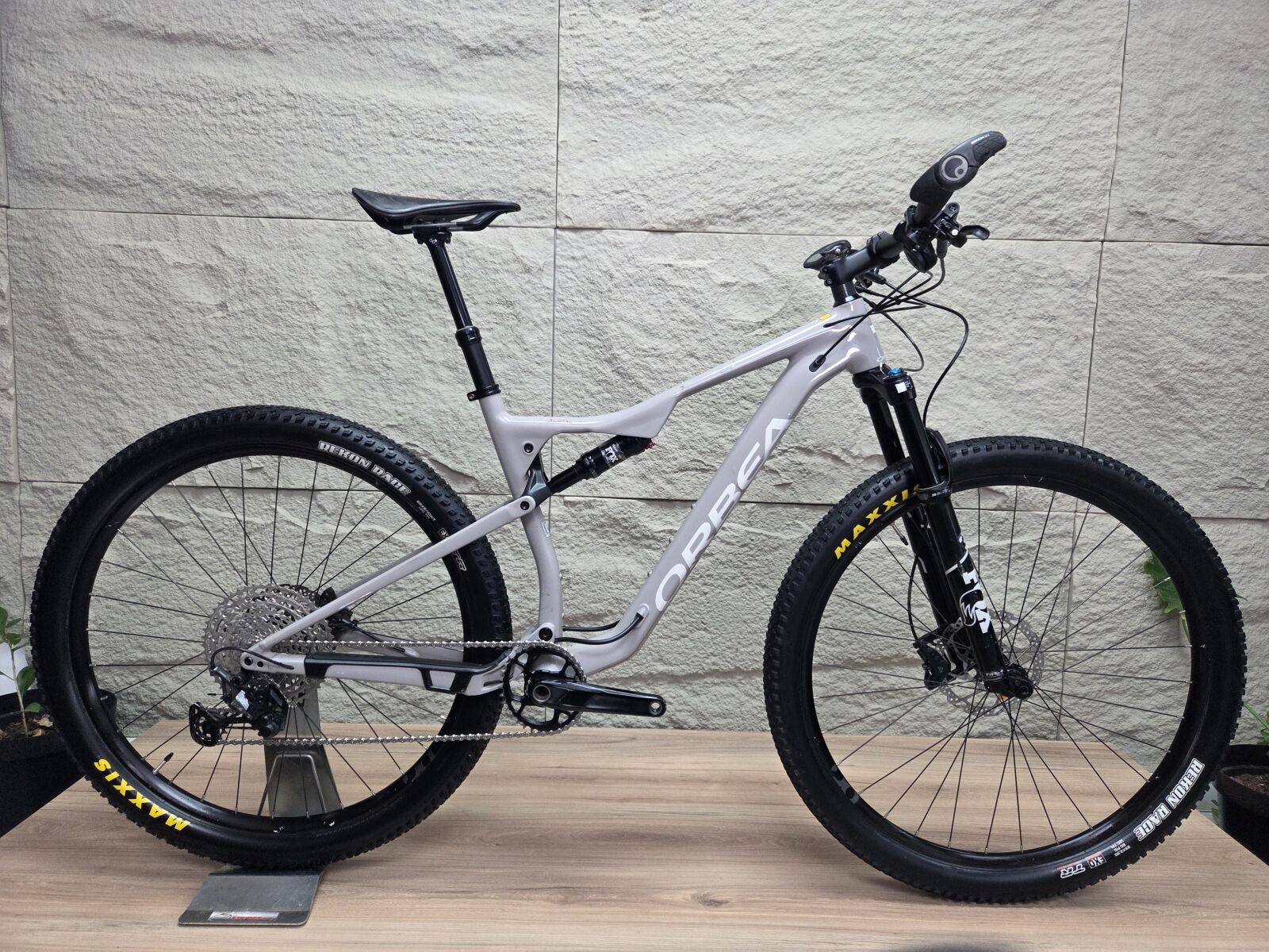 Orbea OIZ H30 (L) **2022-FOX-12SPD** | Dual Suspension Mountain Bikes ...