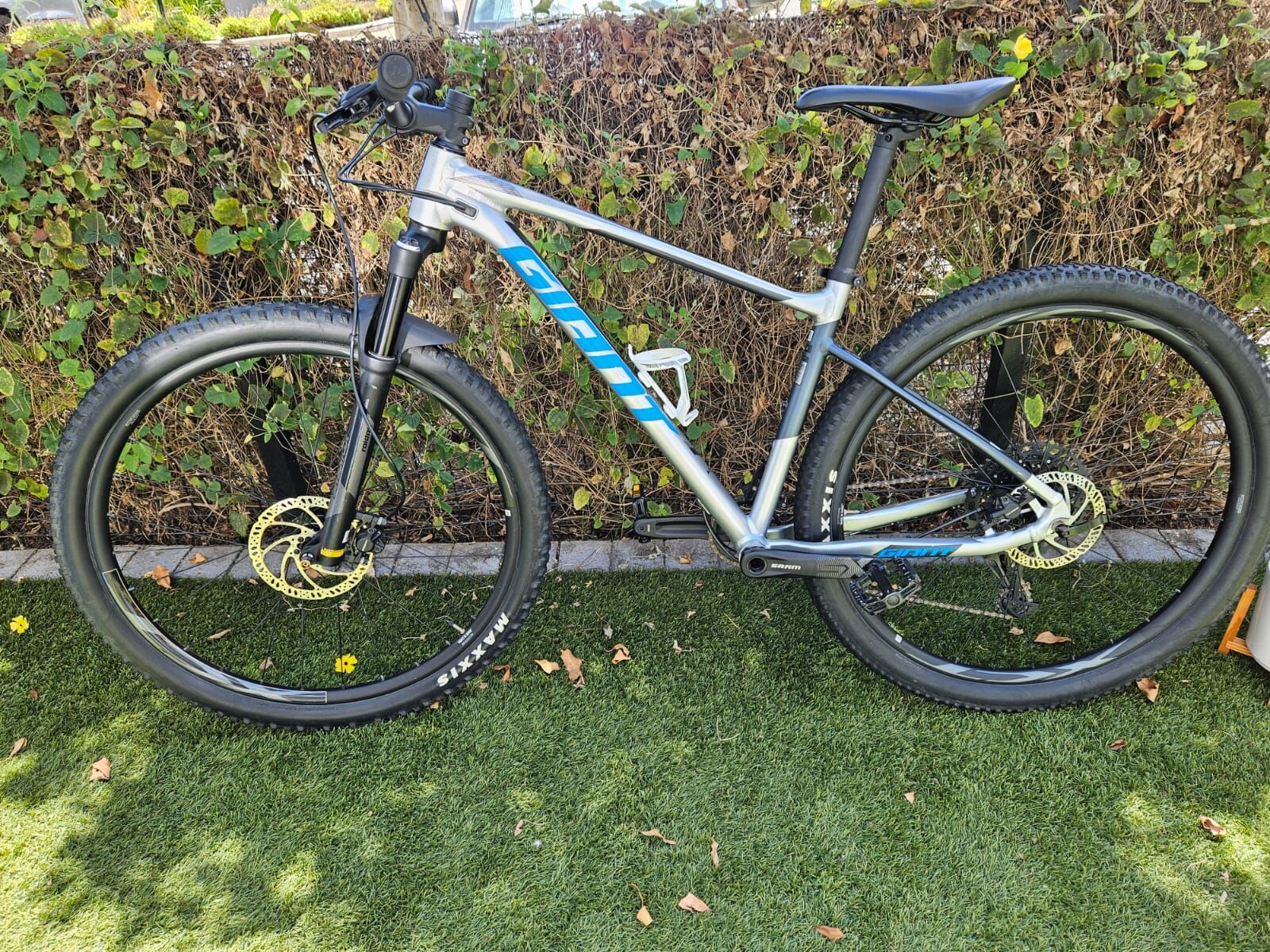 Giant Fathom (Medium) | Hardtail Mountain Bikes | Bike Hub
