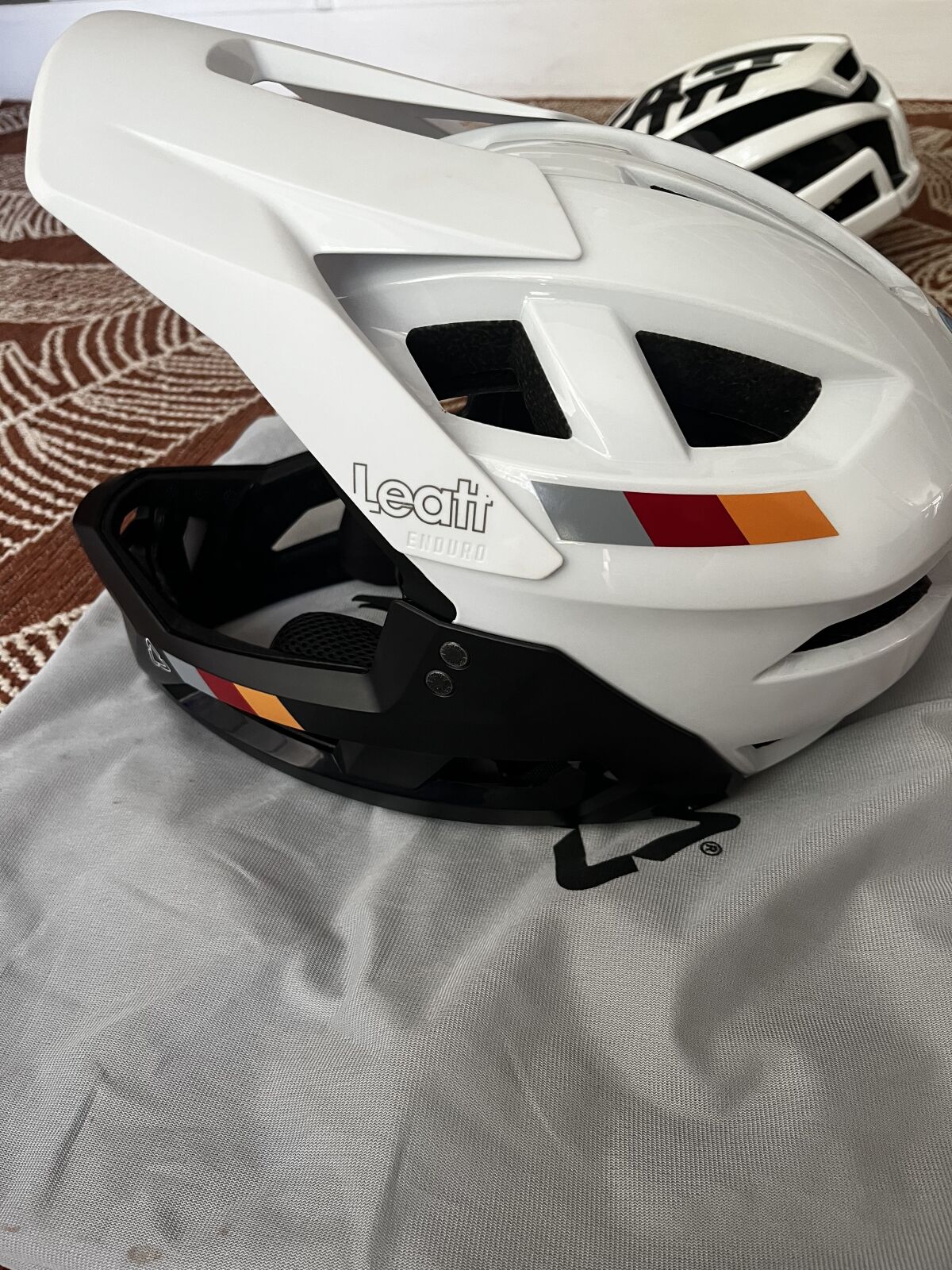 Leatt Full Face helmet | Helmets | Bike Hub