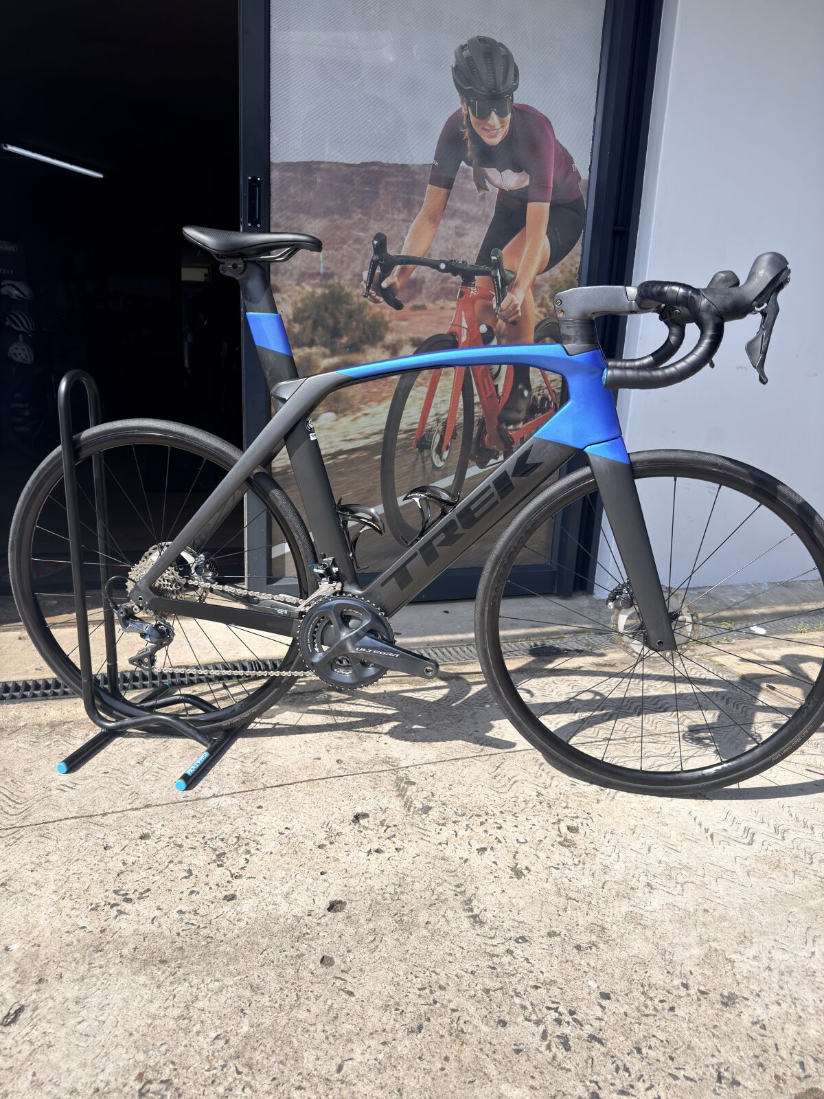Trek Madone SL 6 disc (SLR handlebar) | Road Bikes | Bike Hub