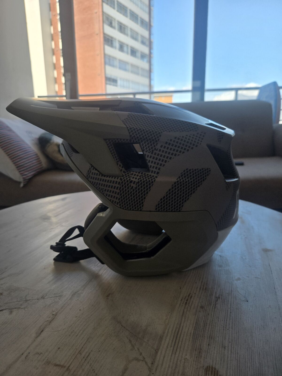 Fox drop frame helmet | Helmets | Bike Hub