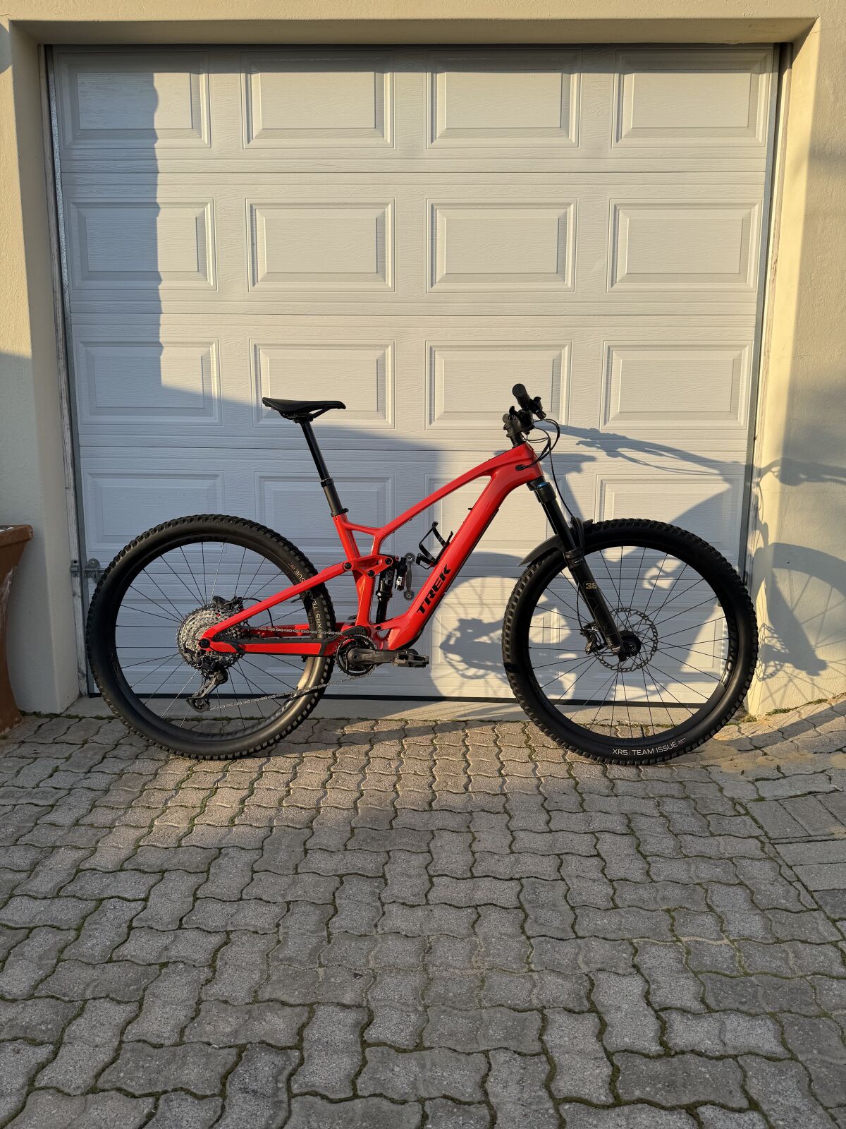 2025 Trek Fuel EXE 9.7 - Large (320km) | Dual Suspension Mountain E ...
