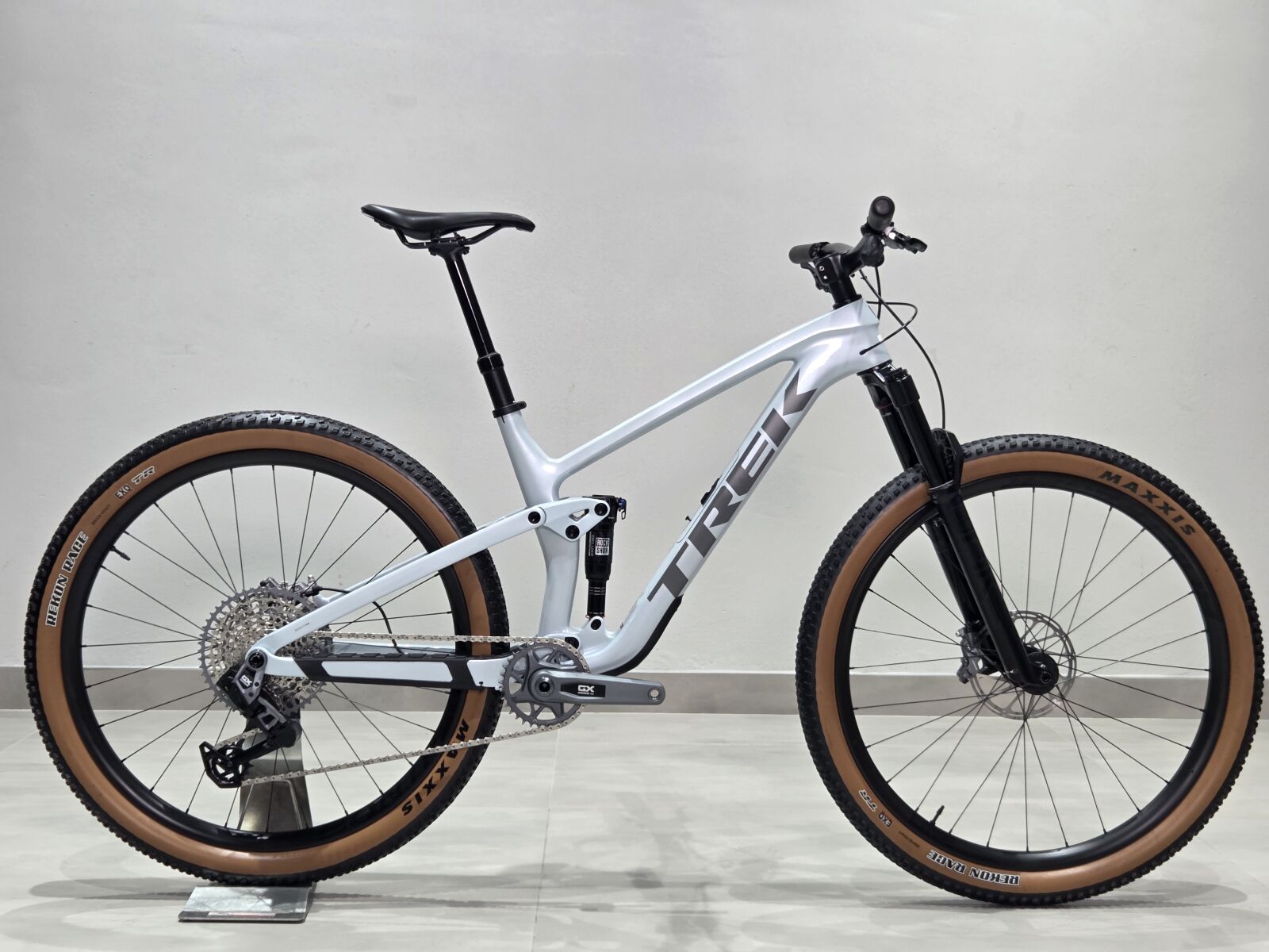 TREK TOP FUEL 9.8 (M/L) **SOLD** | Dual Suspension Mountain Bikes ...
